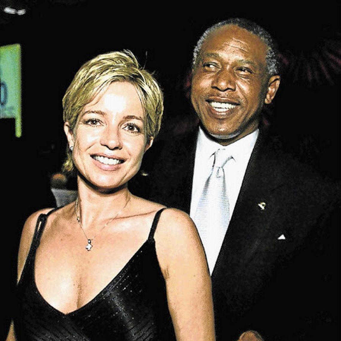 Biography of Tokyo Sexwale: Political Heavyweight and Football Lover ...